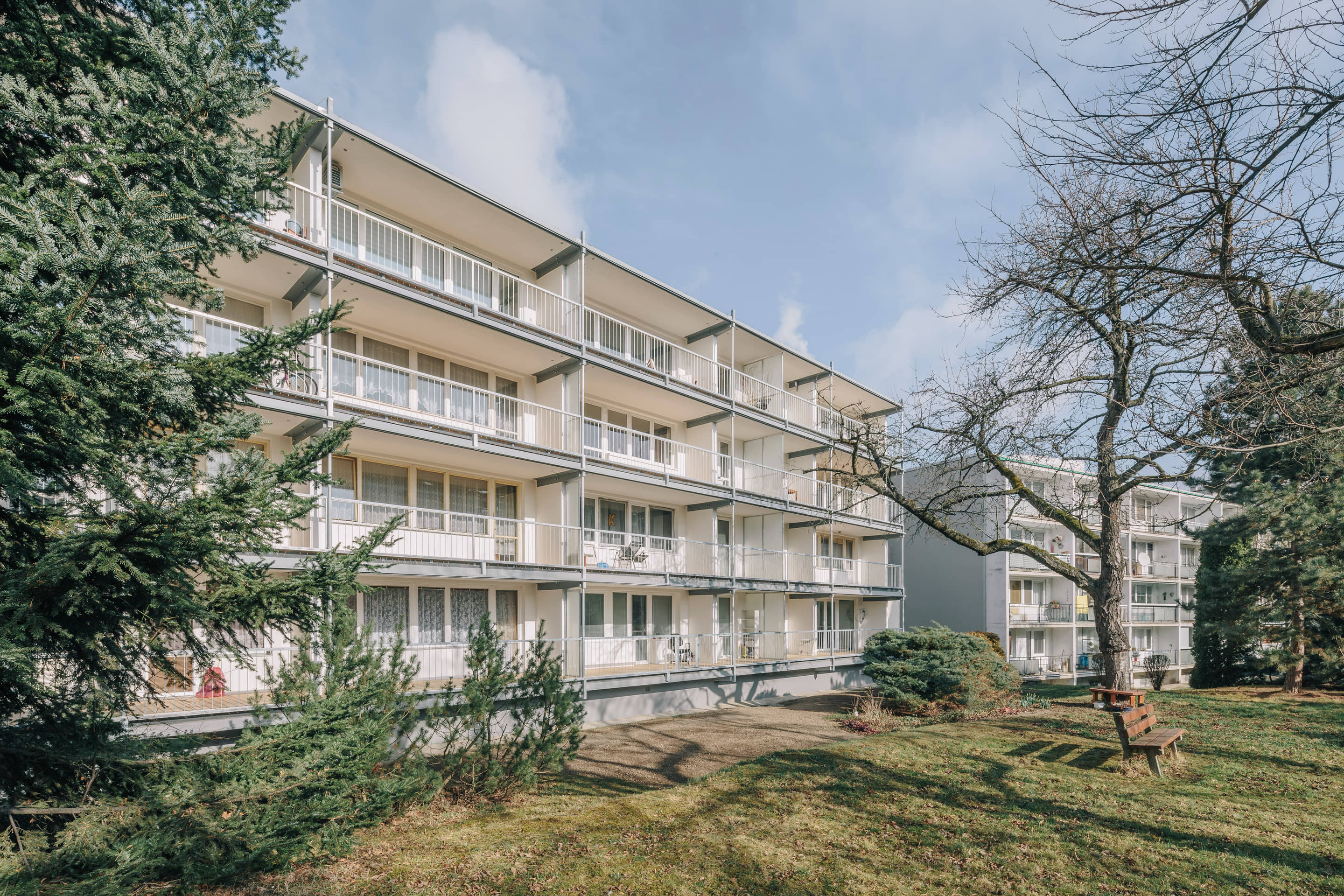 Modulární nemocnice, dřevěná útulna i rekonstrukce paneláku. Vyrazte s ...